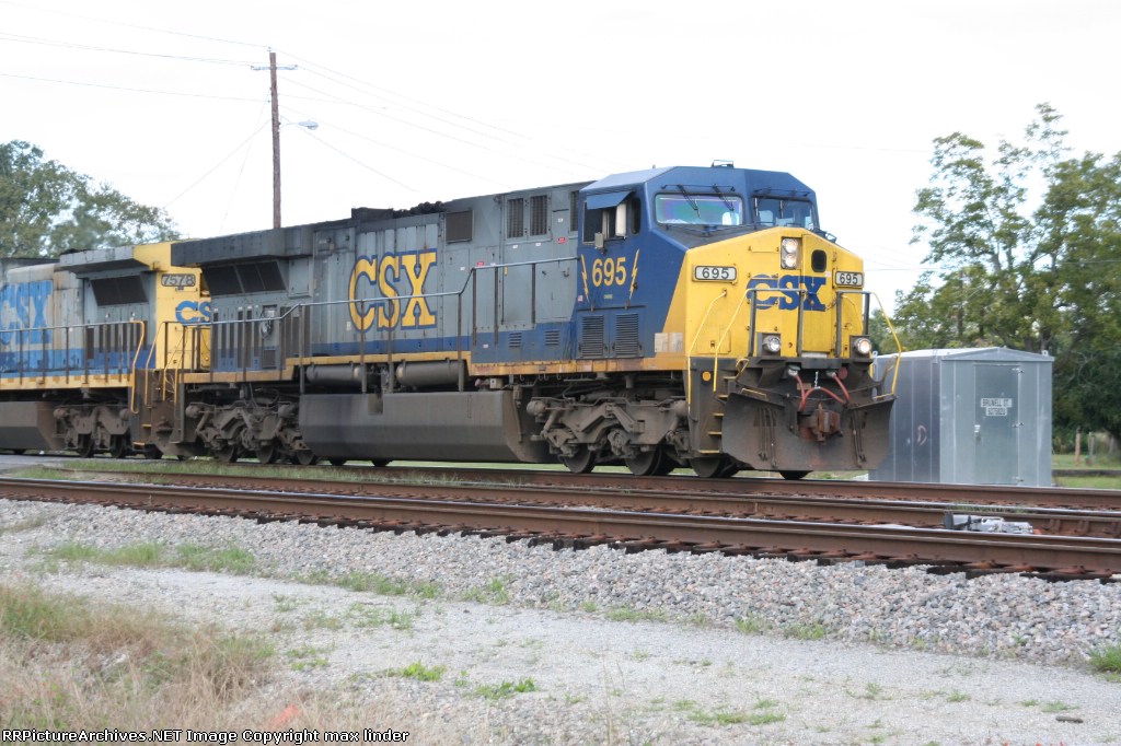 CSX 695